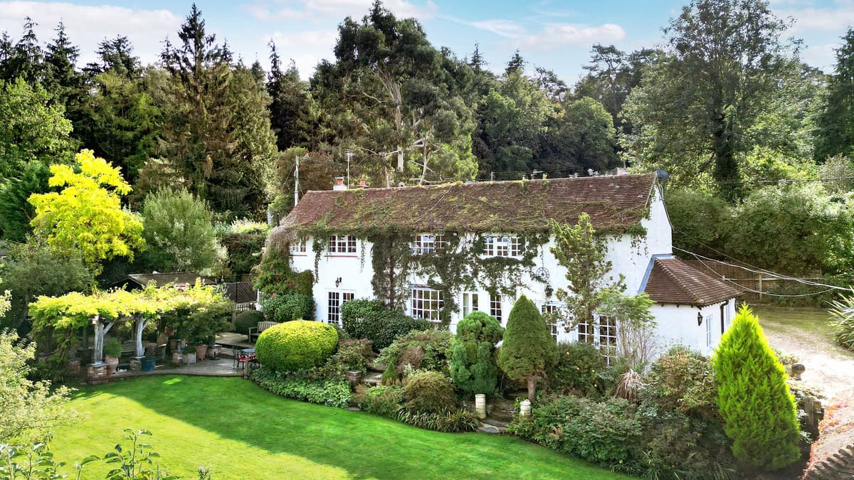 Farnham Victorian cottage for sale is "truly stunning" with countryside ...