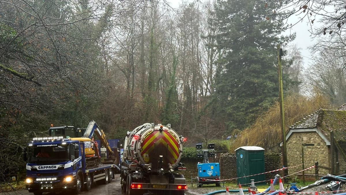 Huge sewage leak in Churt threatens stream flowing into Frensham Great ...