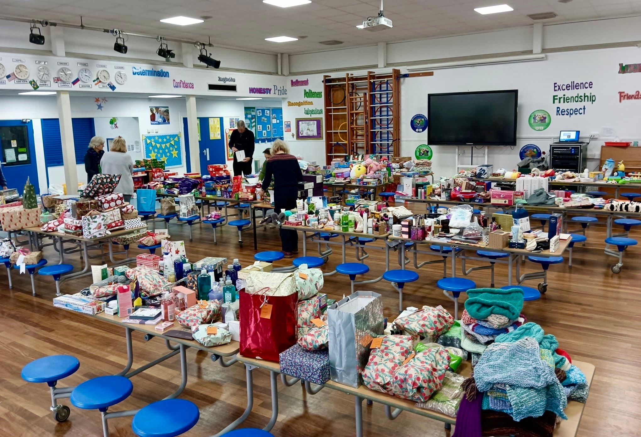 Liphook Food Bank delivers Christmas to those who need it most ...