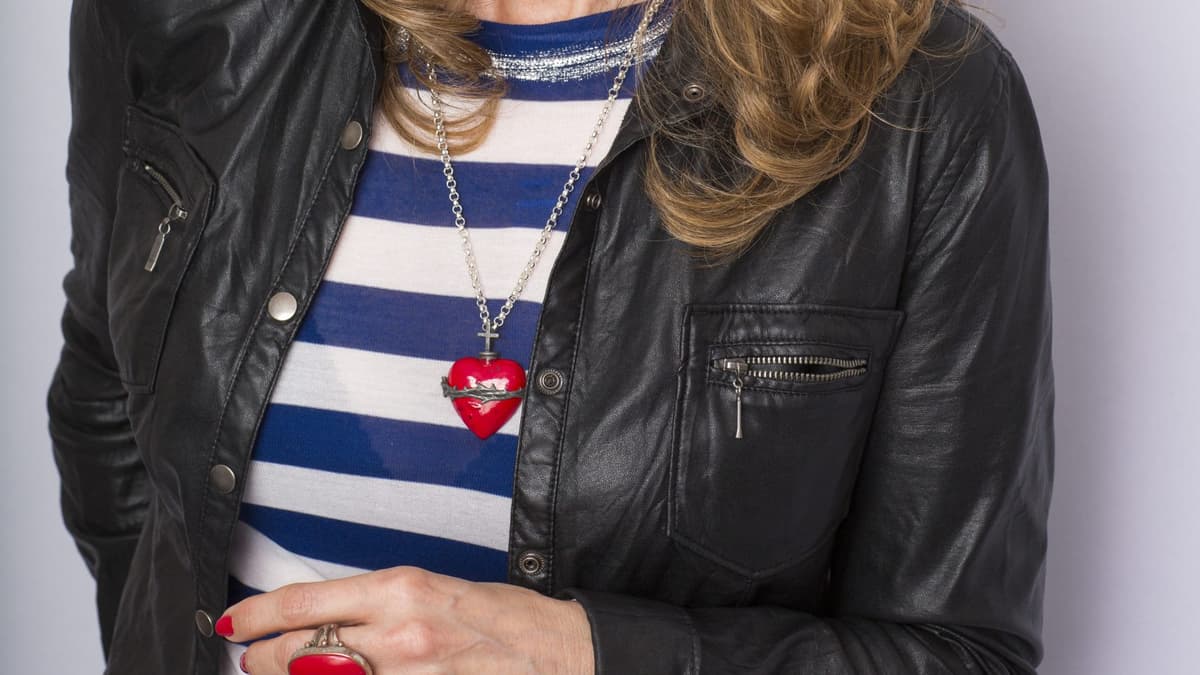 Comedian Jo Caulfield brings trouble to The Phoenix Theatre in Bordon ...