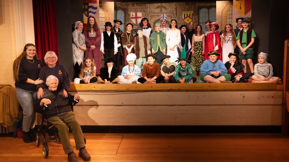 Lynchmere panto hits 75 with swashbuckling Robin Hood – oh yes it does ...