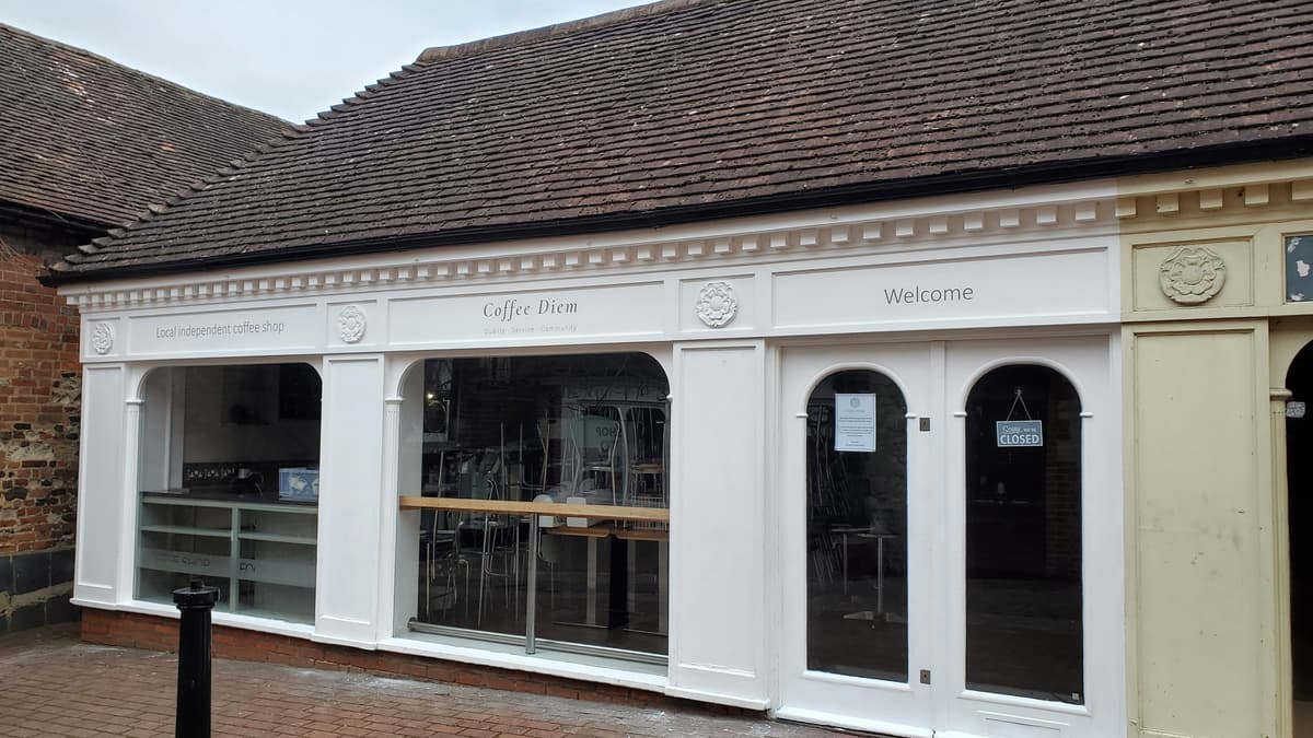 Popular Lion & Lamb Yard cafe in Farnham to reopen under new ownership ...