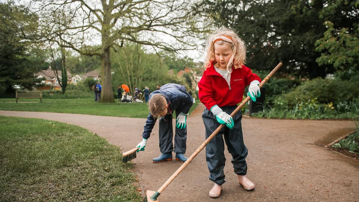 Spring down to Gostrey Meadow for Farnham in Bloom's Community Day ...