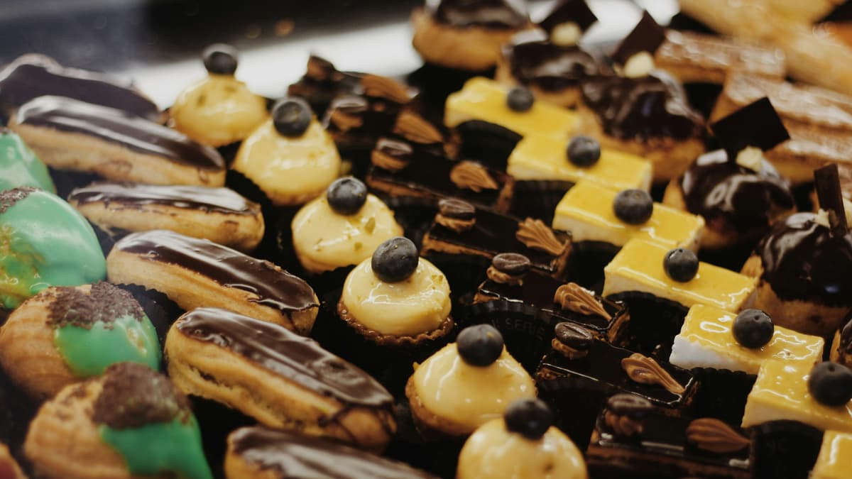 Posh cake shop Petite Patisserie to open next to town centre hotel ...