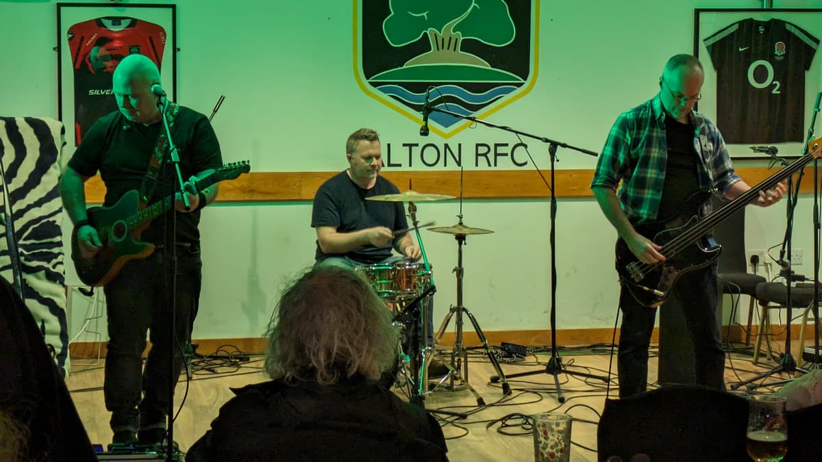 Rugby club hosts trio of acts on music night | farnhamherald.com
