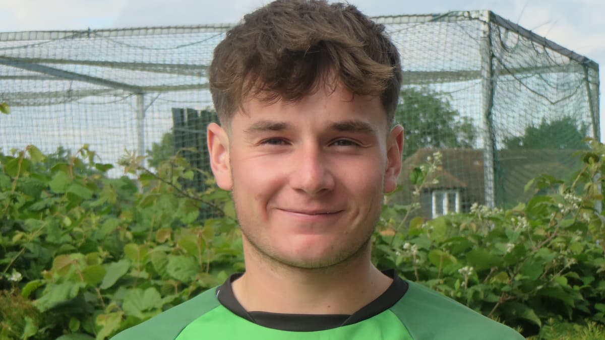 Rowledge crash to heavy Southern Premier defeat against Calmore Sports ...