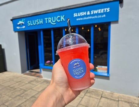 Hampshire lolly and slushie shop hits the sweet spot | farnhamherald.com