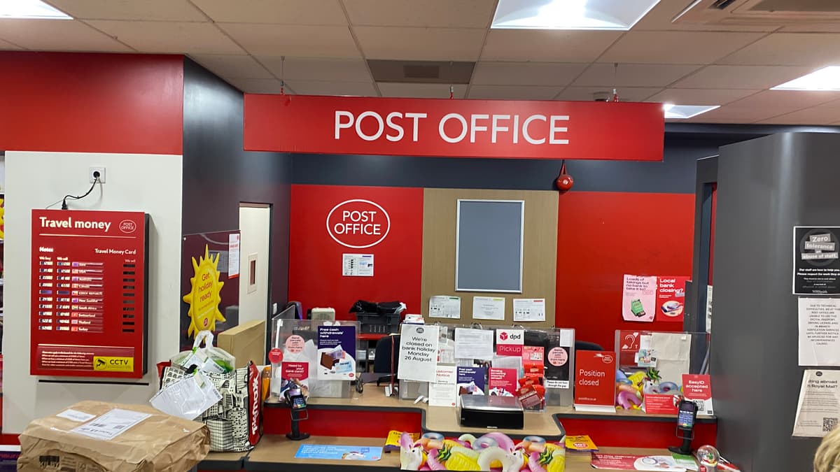 Farnham Post office respond after frequent delays and early closure ...