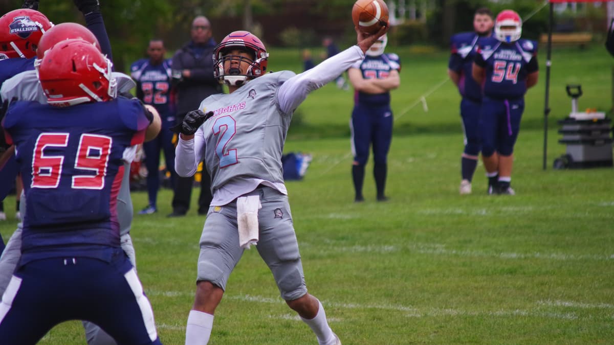 Knights beat Stallions to set up final against Caesars | farnhamherald.com