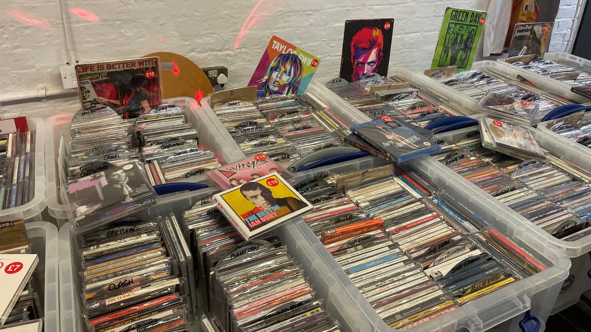 Farnham Record Fair eyes number one in the charts | farnhamherald.com