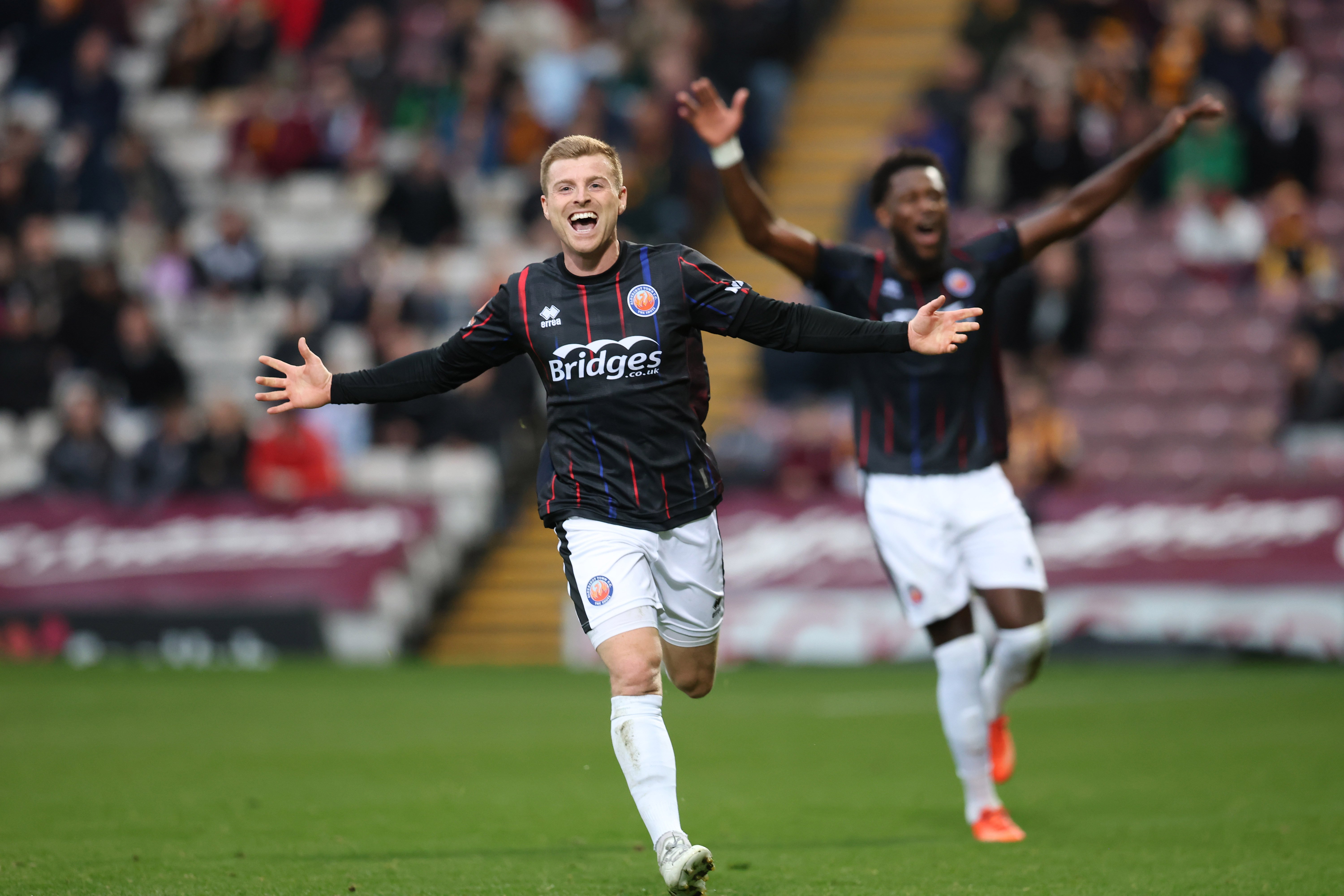 Shots suffer late heartbreak at Moors | farnhamherald.com