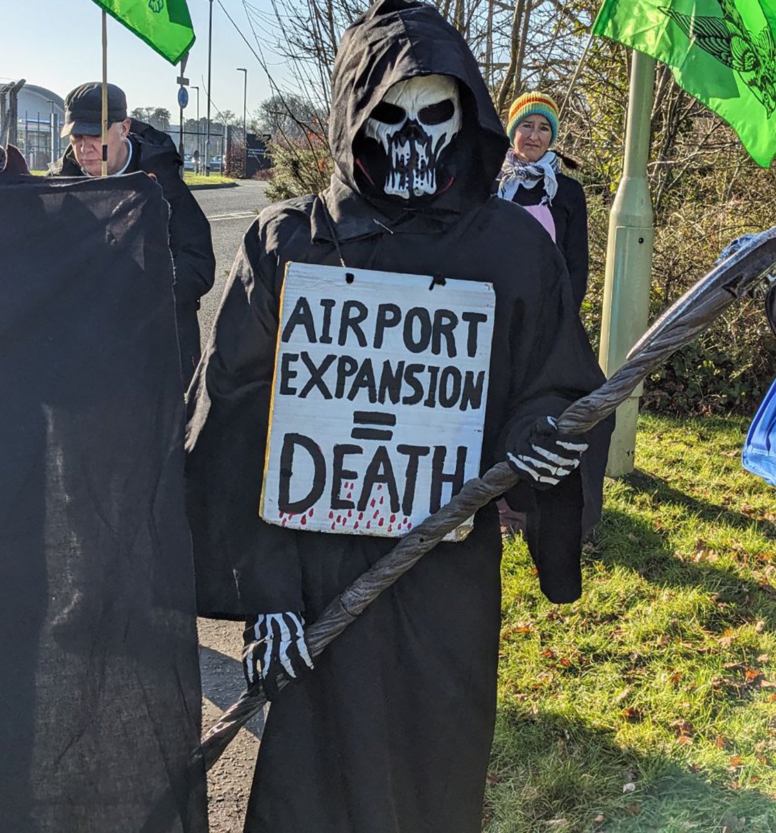 Campaigners block Farnborough Airport in protest at expansion plans ...