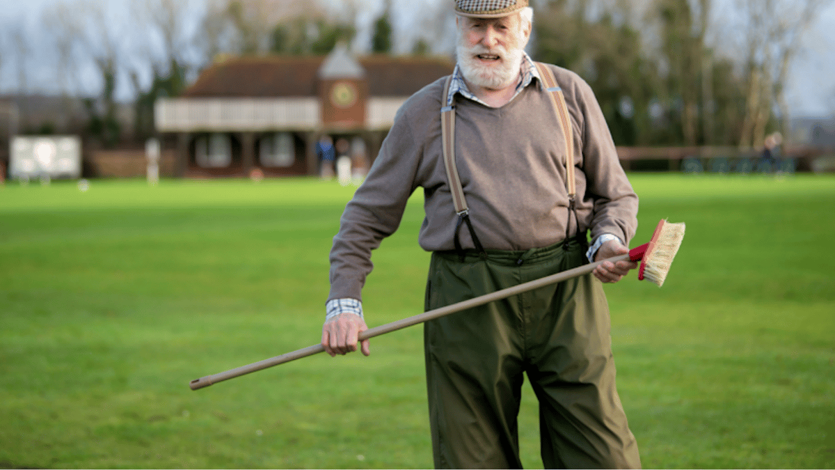 YouTube documentary about Broadhalfpenny Down groundsman Harry Bates ...