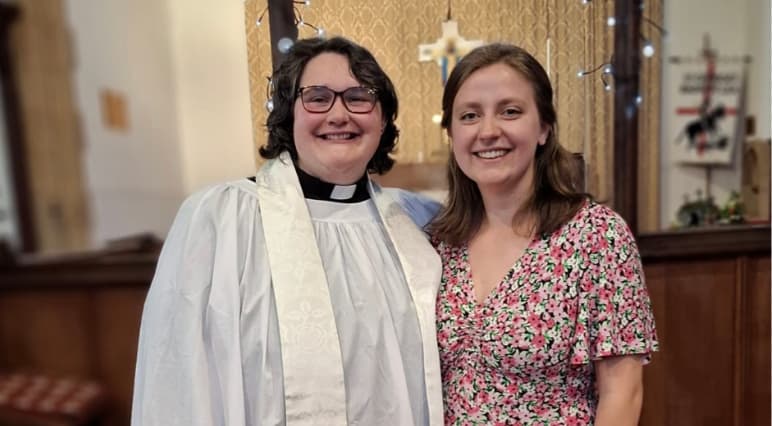 New rector rings in a fresh chapter for Badshot Lea and Hale ...
