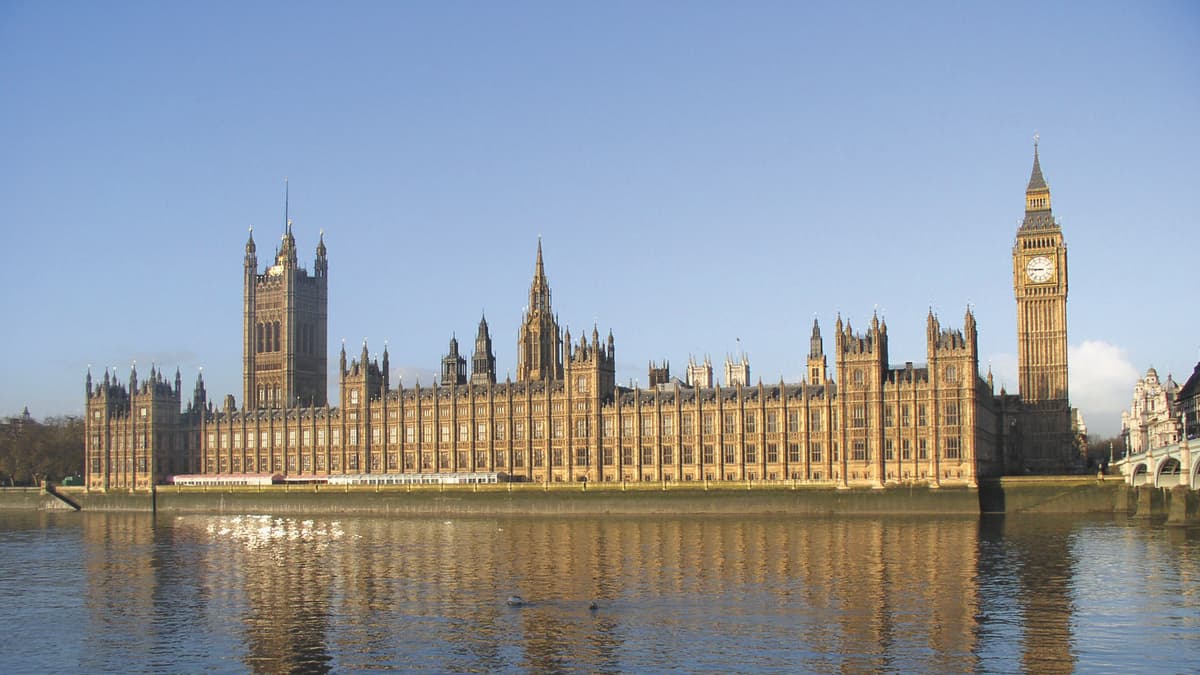 Surrey MPs rack up London hotel and rent bills worth thousands ...