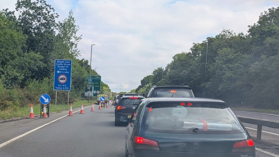 Delays on eastbound A31 Farnham bypass as lane closed at Hickley's ...