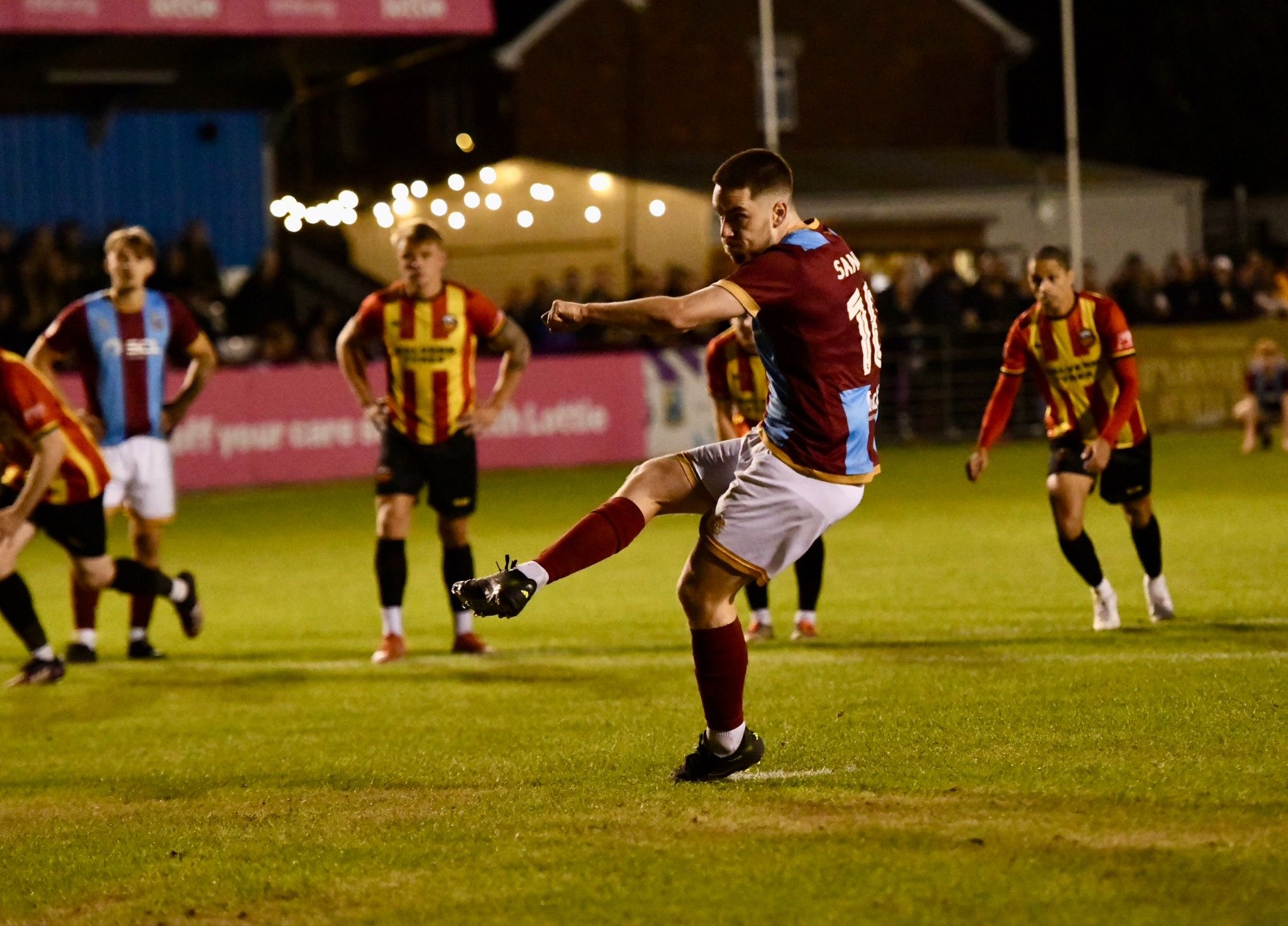 Farnham Town come from behind to earn draw against Gloucester City ...