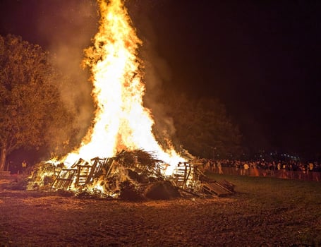 Farnham Fireworks and Torchlit Procession returns this November ...