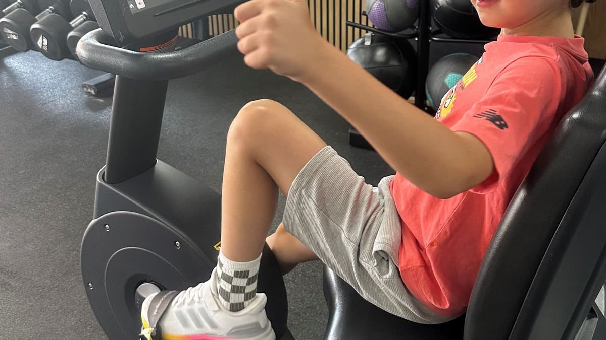 Six-year-old boy runs to help save lives at Great Ormond Street ...