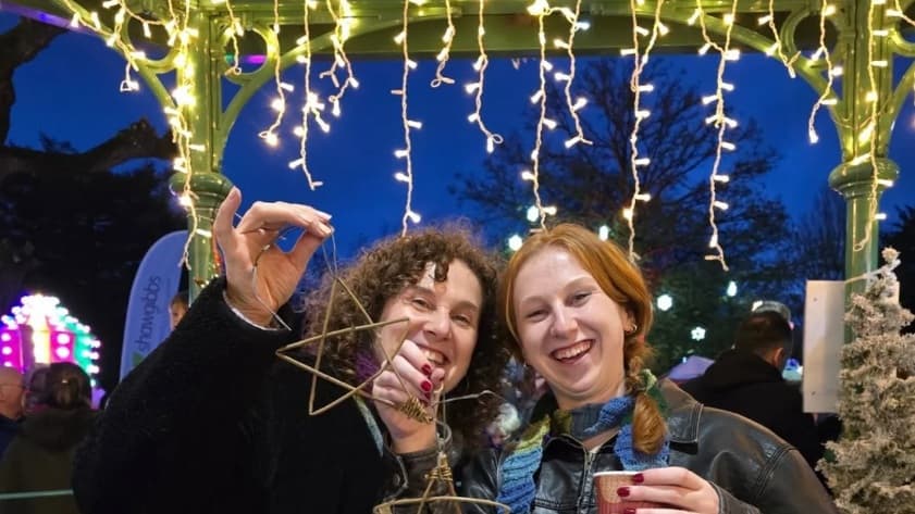 Willow star workshop fun at Farnham Christmas lights switch-on ...