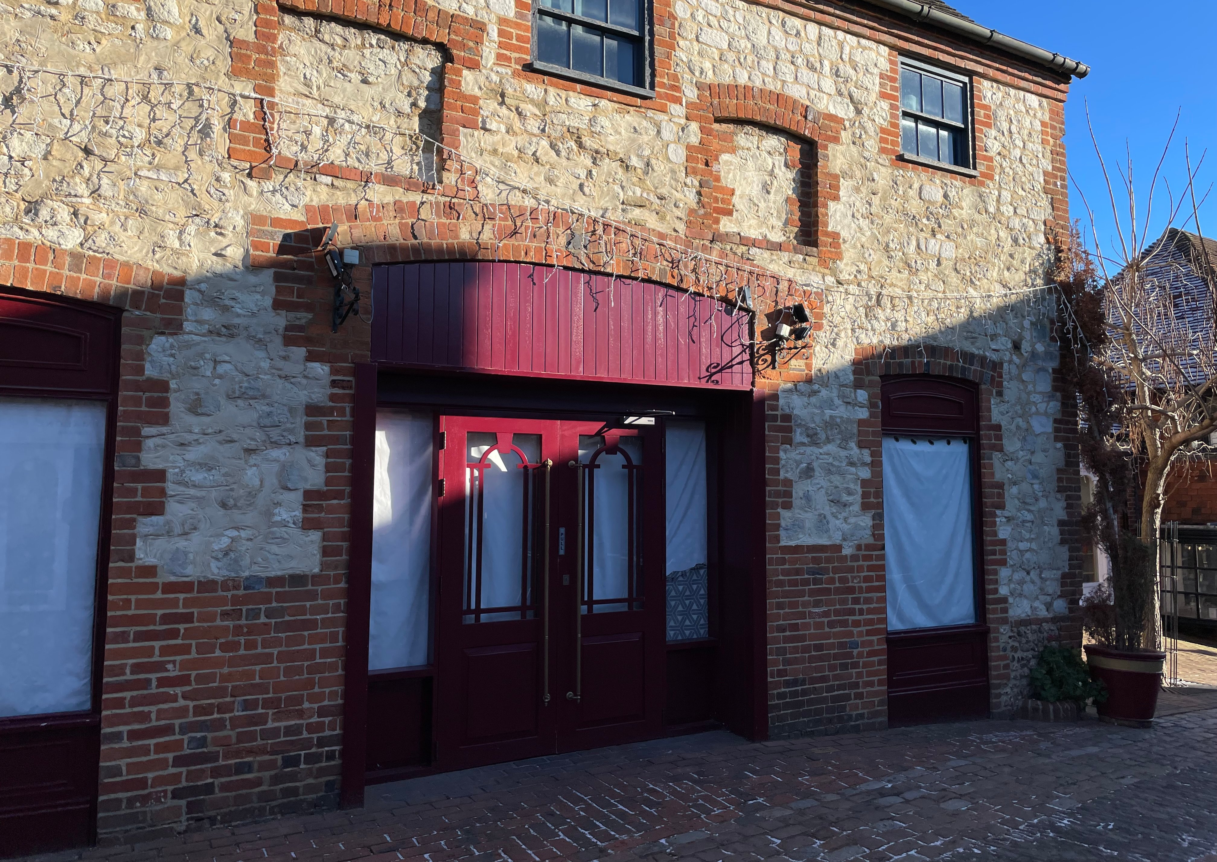 The Luxe’s sudden exit leaves Farnham residents Divided | farnhamherald.com