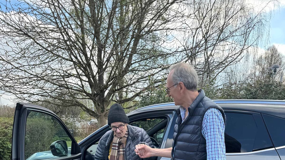 Phyllis Tuckwell seeks volunteers ahead of new Farnham hospice opening ...