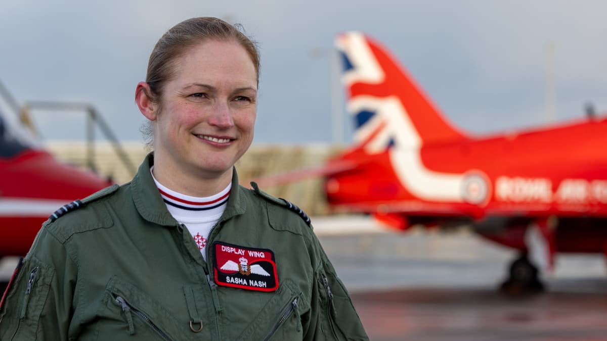 Surrey woman becomes first female leader of Red Arrows | farnhamherald.com